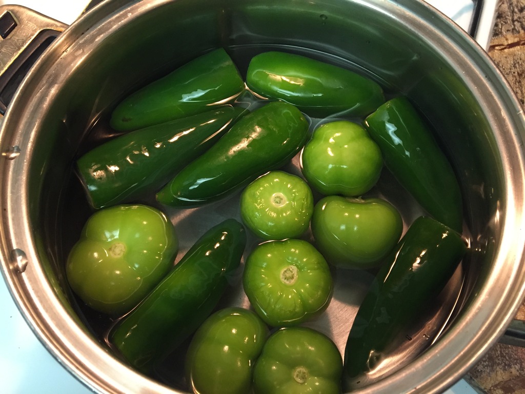 Chicharron en chile verde – tonyandmaribel